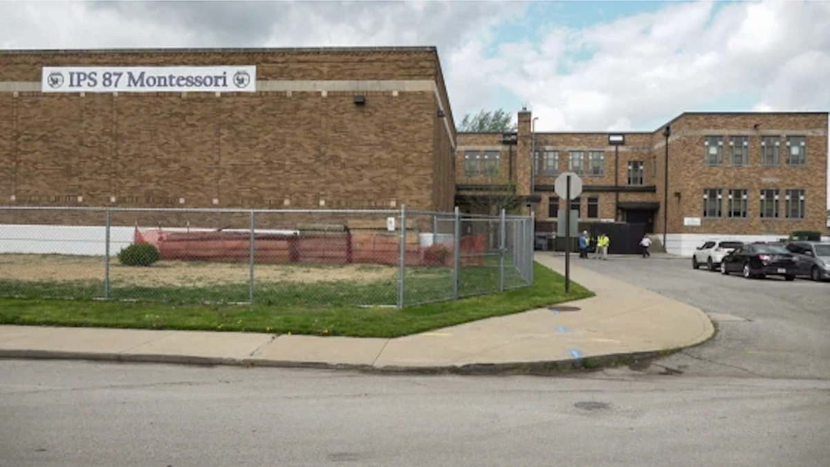 Video Appears To Show Ex Indiana Teacher Encouraging Classmates To Fight Nbc Los Angeles